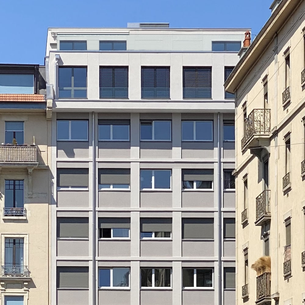 Vertical expansion of a residential building at rue des Eaux-Vives 55 ...